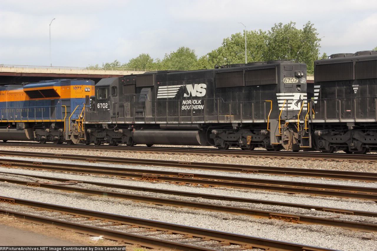 NS 6702